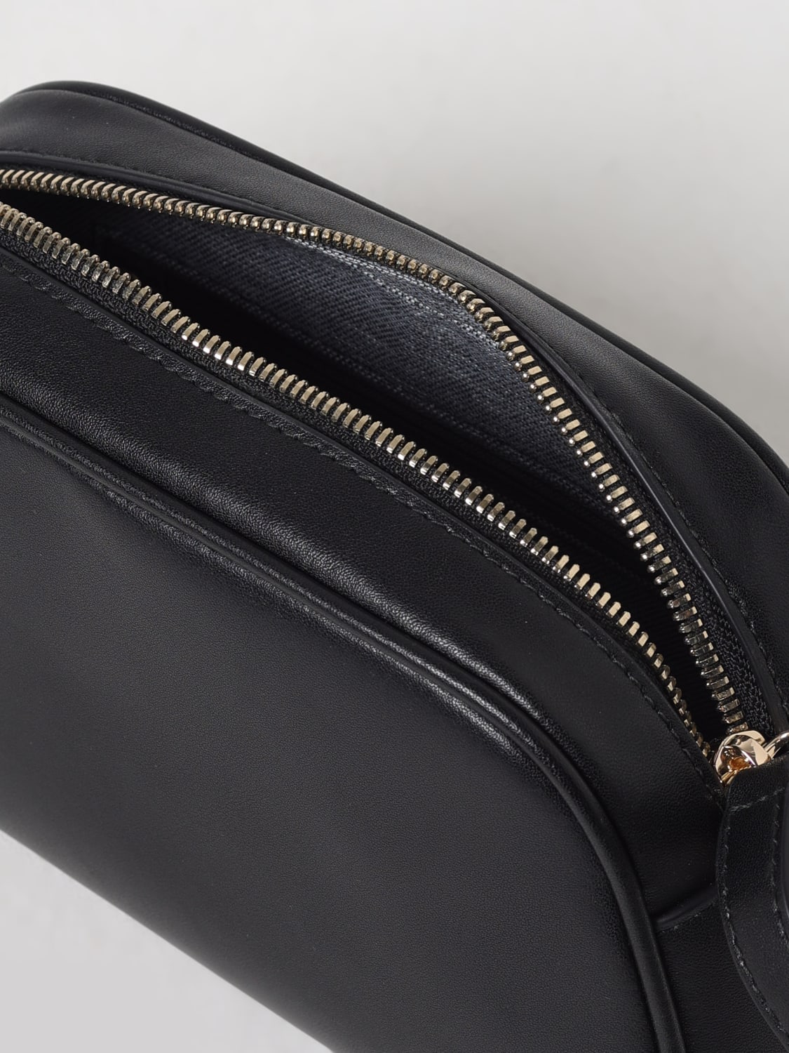 FURLA：ショルダーバッグ レディース - ブラック | GIGLIO.COMオンラインのFurla ショルダーバッグ WE00747BX3104