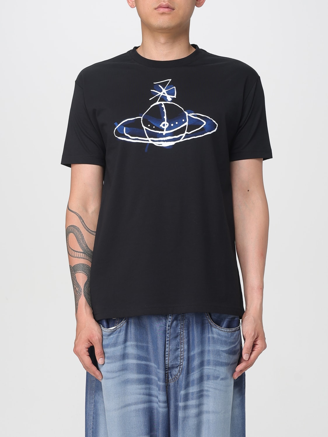 VIVIENNE WESTWOOD: T-shirt men - Black | Vivienne Westwood t-shirt 3G01003WJ001M online at ...